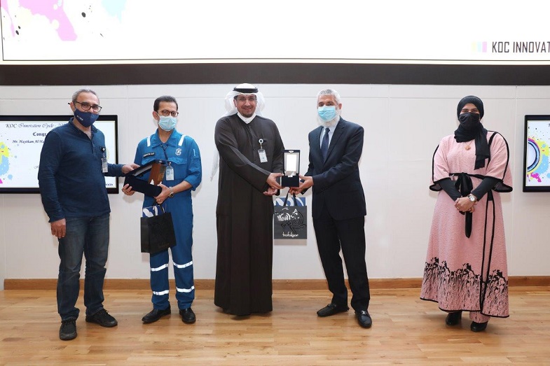 Pages - KOC CEO honors the winners of the Innovation Award