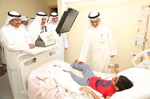 Pages - CEO Visits Ahmadi Hospital