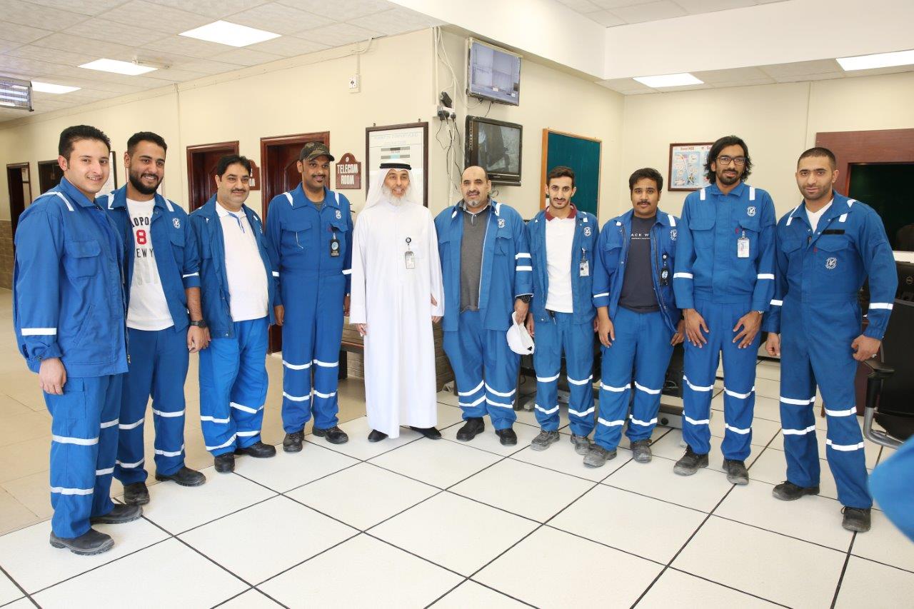 Pages - KPC CEO KOC CEO toured work sites visited KOC employees